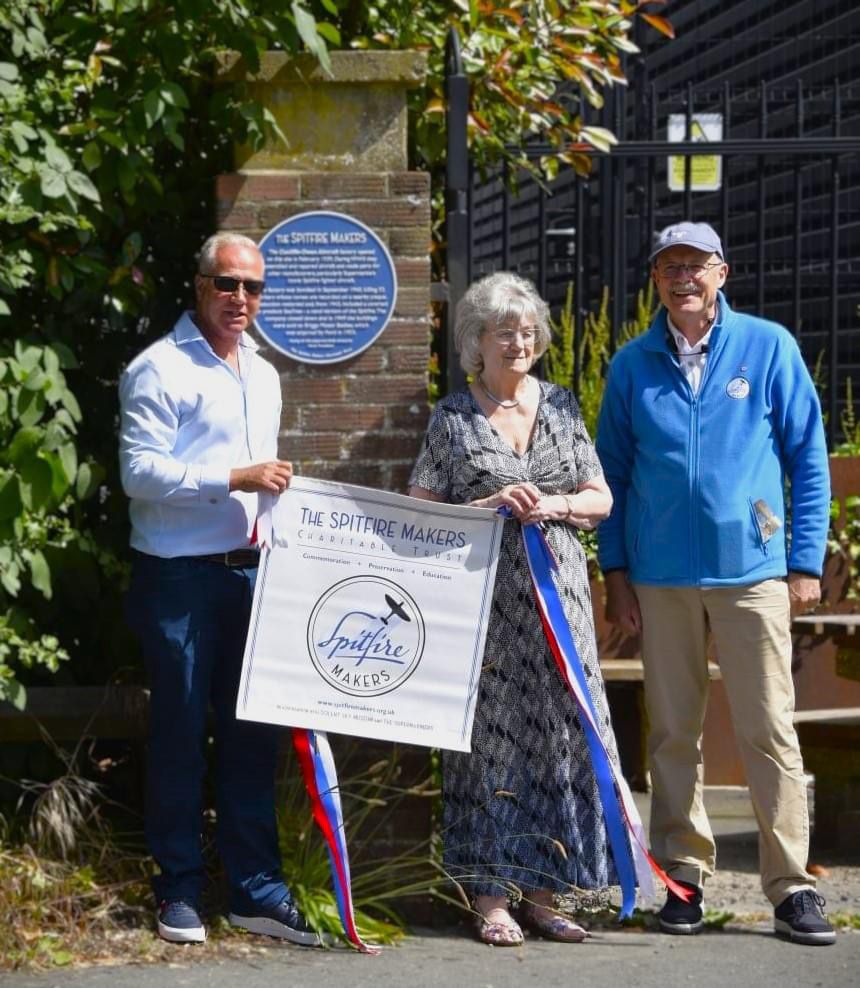 Spitfire plaques unveiled in Southampton - Hendy Foundation